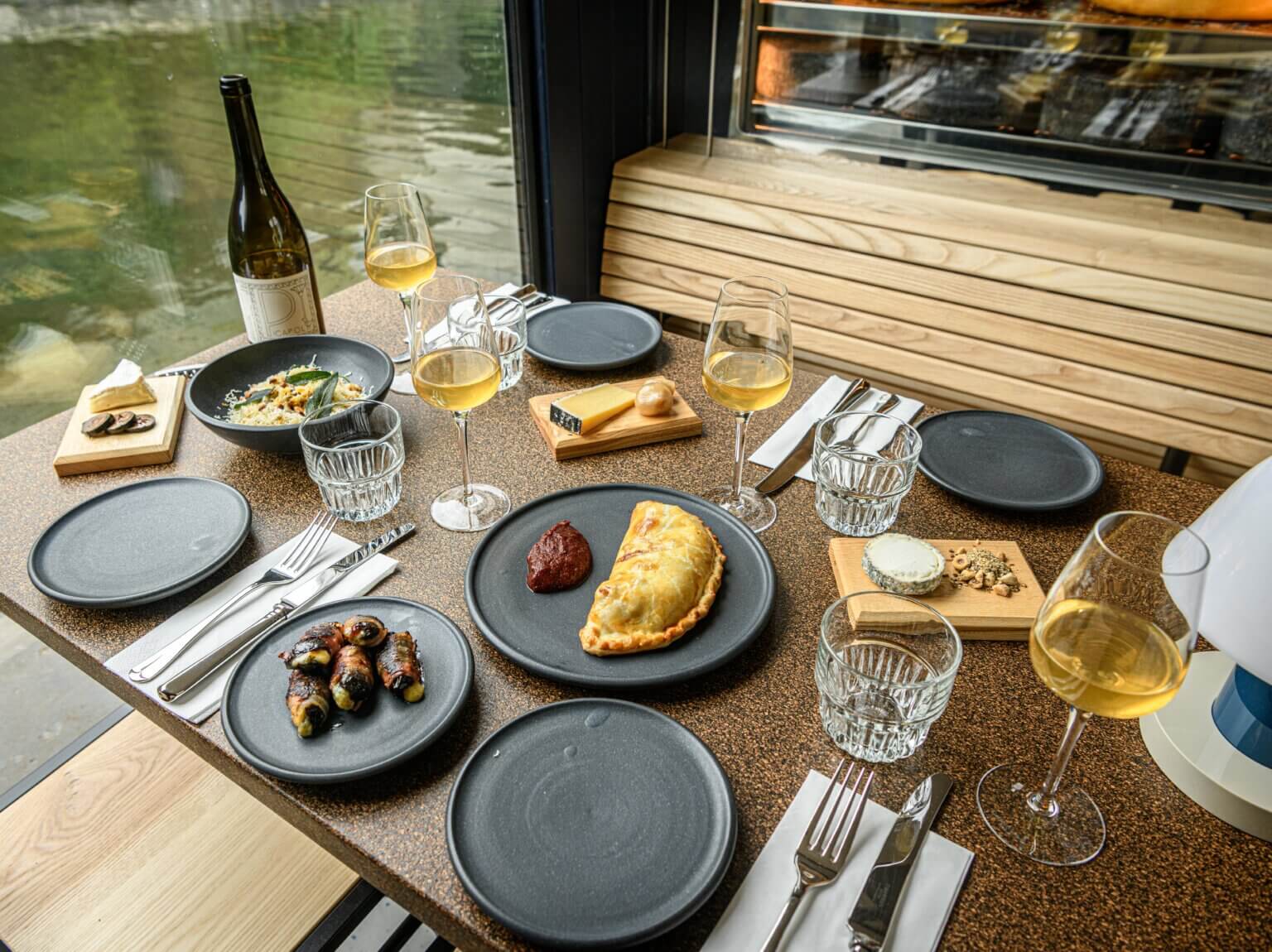 The Cheese Barge - Independent Restaurant - W9 Maida Vale